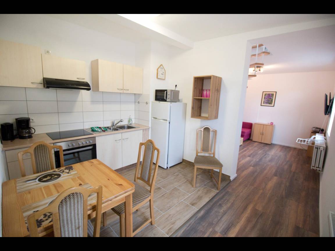 68 M² Ferienwohnung ∙ 1 Schlafzimmer ∙ 4 Gäste - Alsfeld