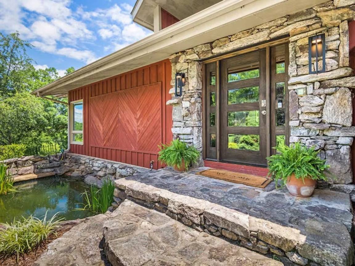 418 M² House ∙ 4 Bedrooms ∙ 12 Guests - Weaverville, NC