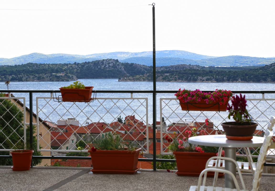 100 M² Ferienwohnung ∙ 3 Schlafzimmer ∙ 6 Gäste - Šibenik