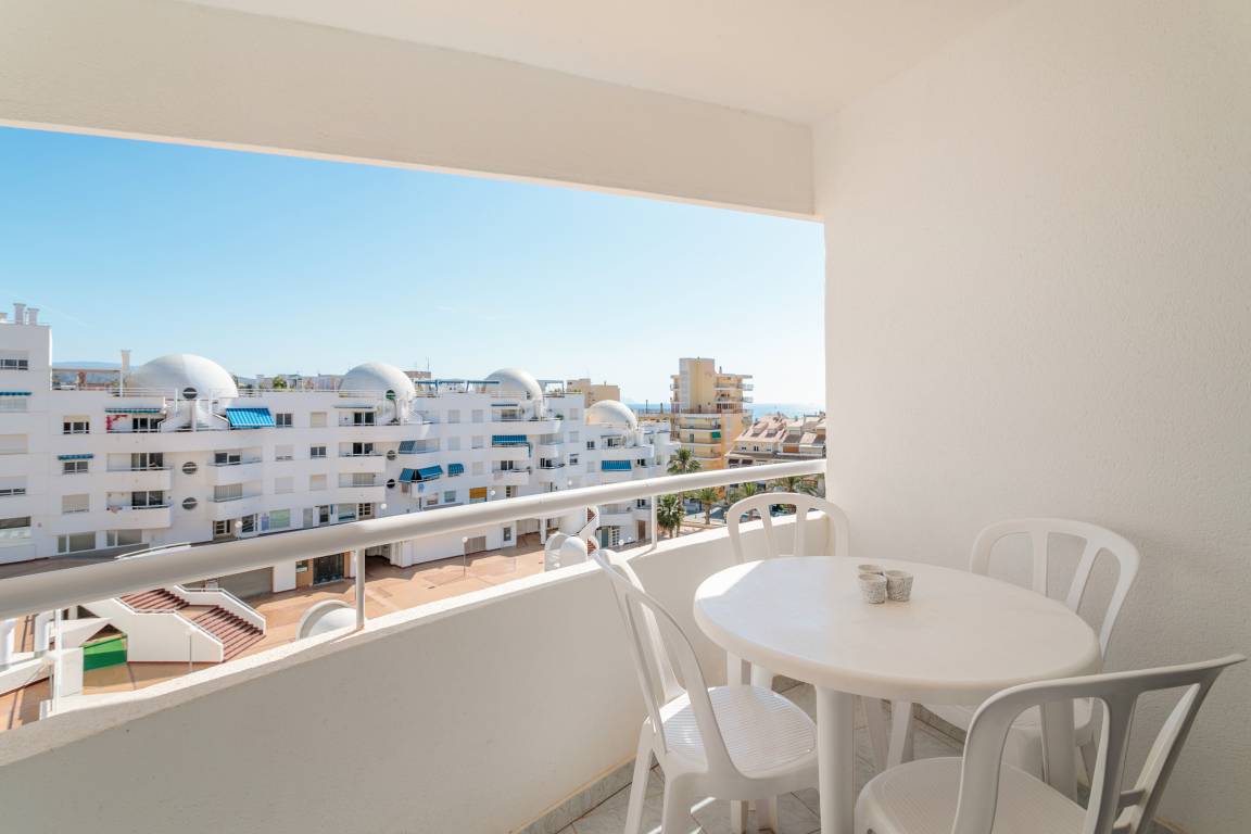 90 M² Apartamento ∙ 2 Habitaciones ∙ 4 Huéspedes - Alicante