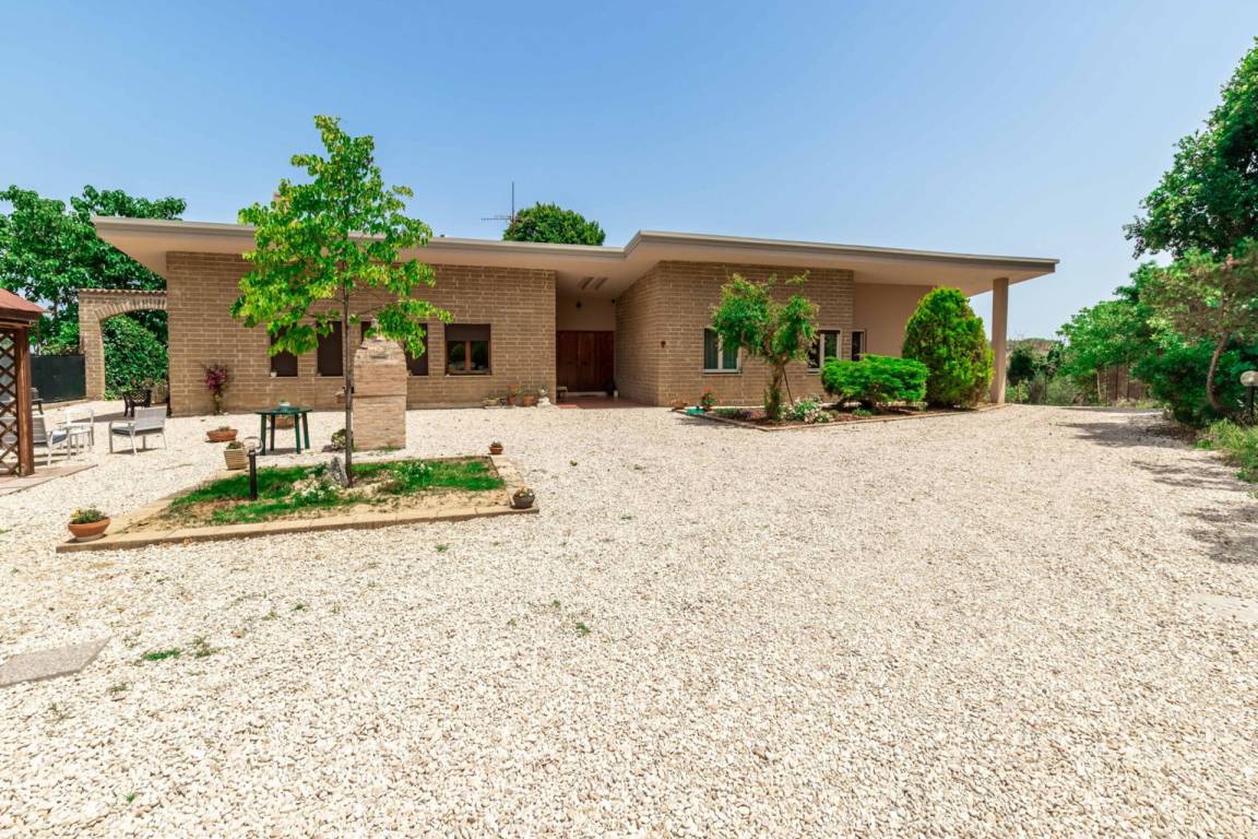 390 M² Villa ∙ 5 Habitaciones ∙ 14 Huéspedes - Fermo, Italia