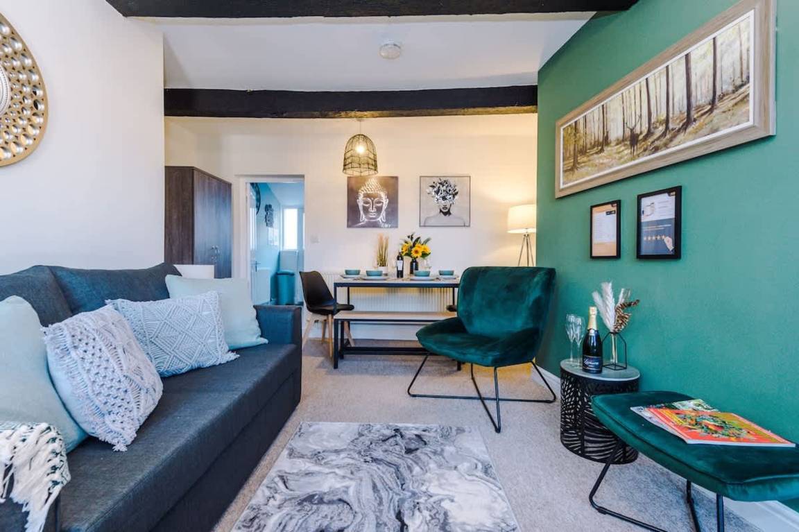 Apartment ∙ 1 Bedroom ∙ 4 Guests - Chester