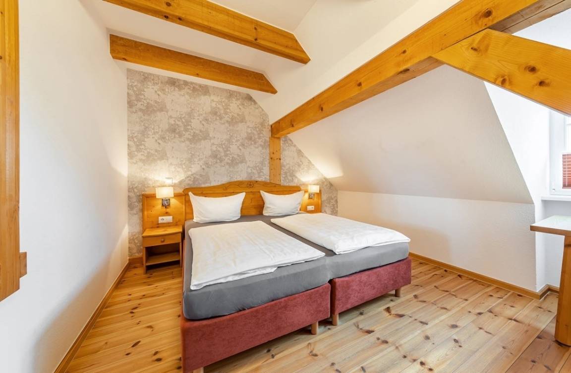 100 M² Ferienwohnung ∙ 2 Schlafzimmer ∙ 6 Gäste - Bad Blankenburg