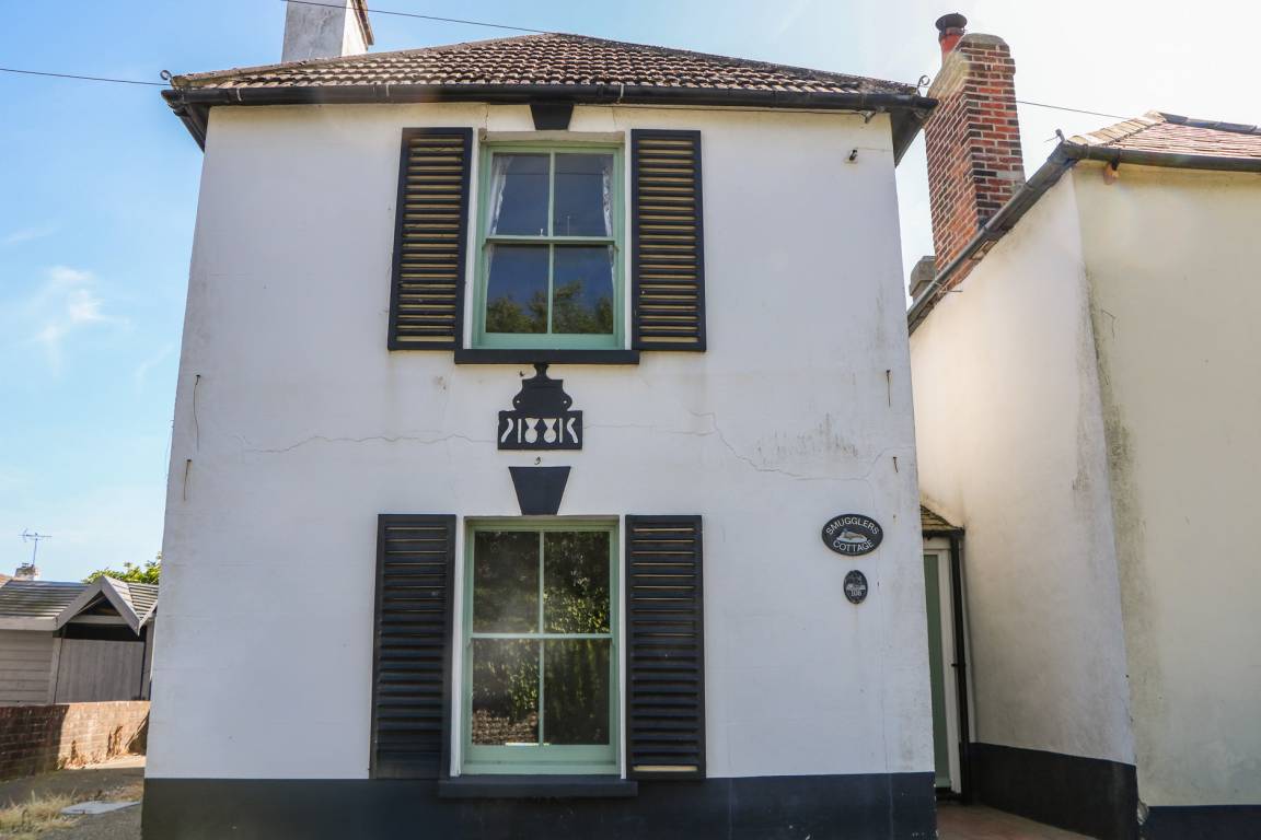 Cottage ∙ 2 Bedrooms ∙ 4 Guests - East Wittering