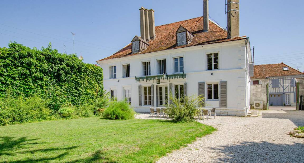 270 M² Gîte ∙ 6 Chambres ∙ 15 Personnes - Aube