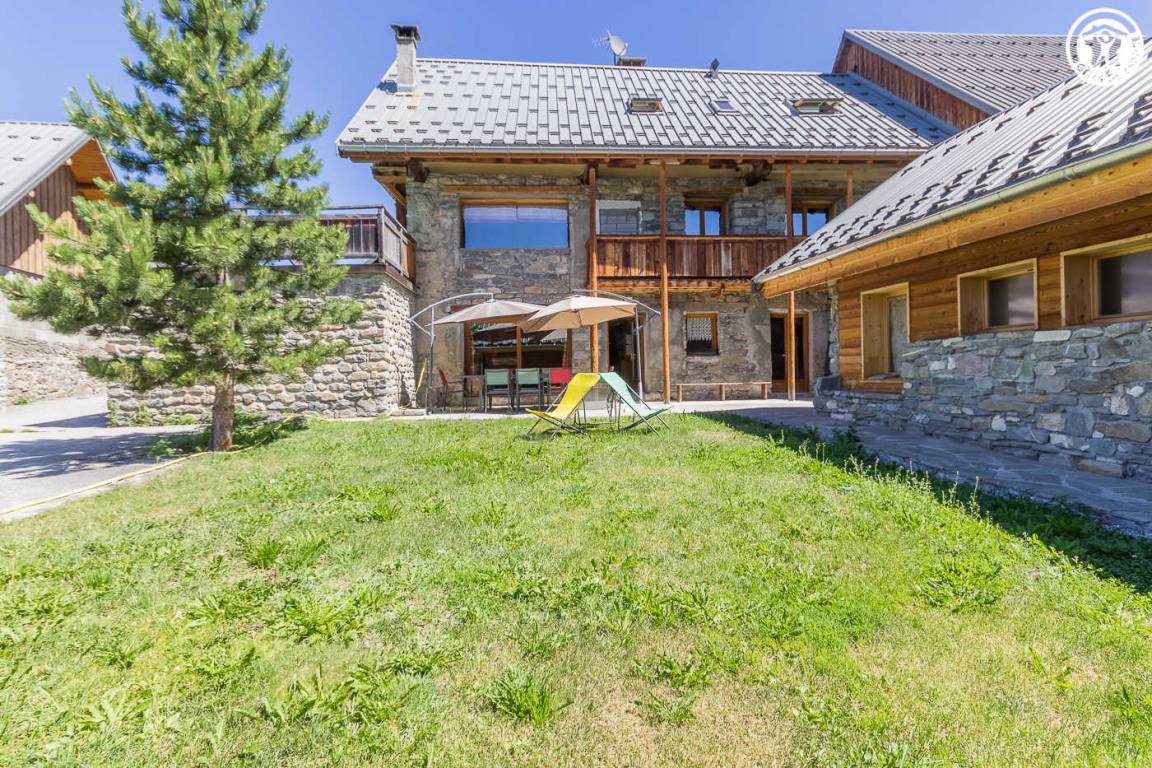 250 M² Gîte ∙ 5 Chambres ∙ 14 Personnes - Saint-Jean-d'Arves