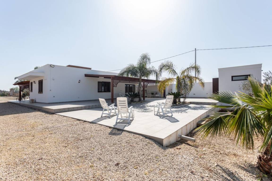 100 M² Villa ∙ 2 Slaapkamers ∙ 6 Gasten - Casarano