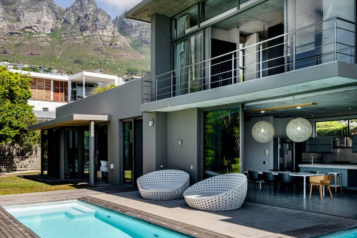 Villa ∙ 5 Bedrooms ∙ 10 Guests - Camps Bay