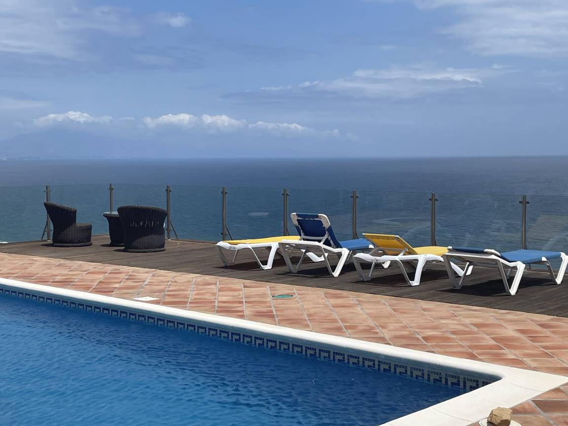 250 M² Villa ∙ 4 Bedrooms ∙ 8 Guests - Sotogrande