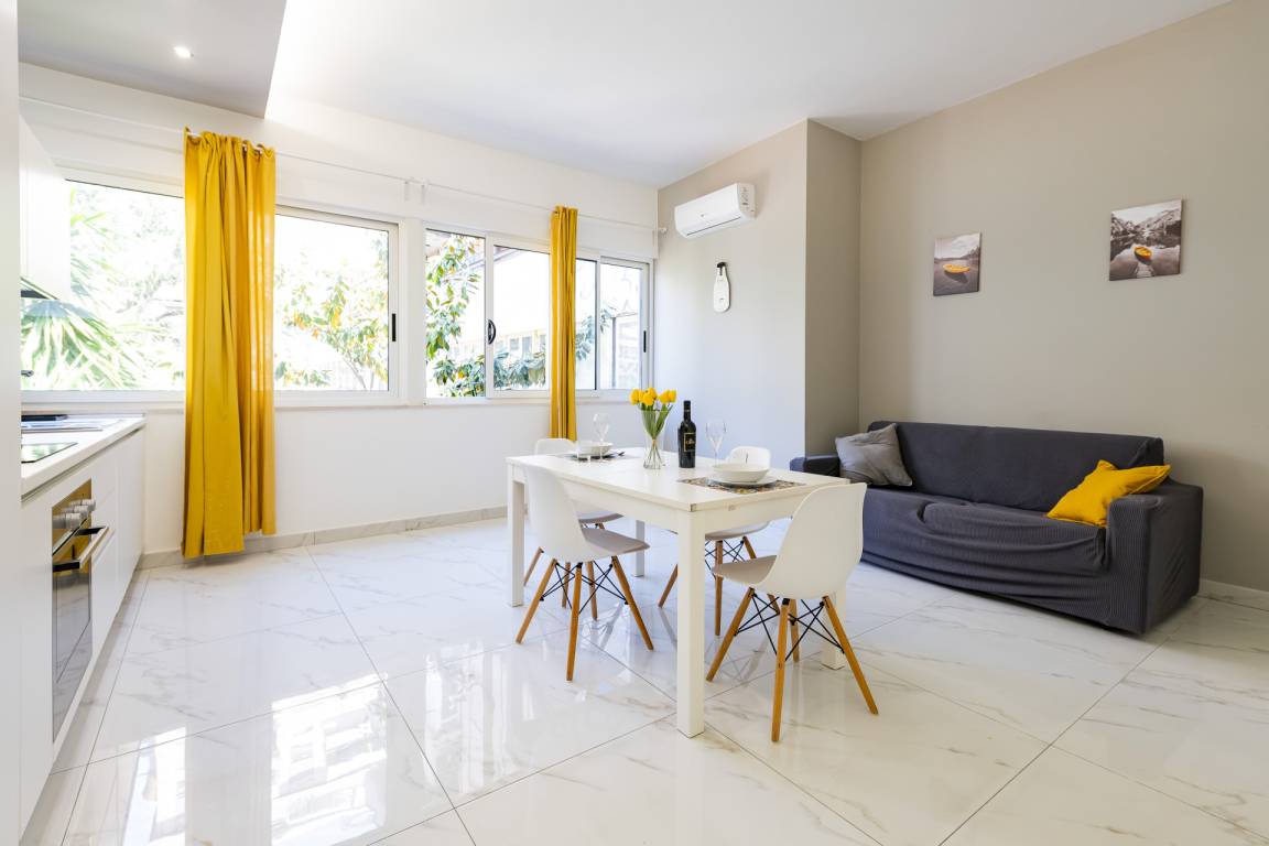 64 M² Ferienwohnung ∙ 1 Schlafzimmer ∙ 3 Gäste - Pescara