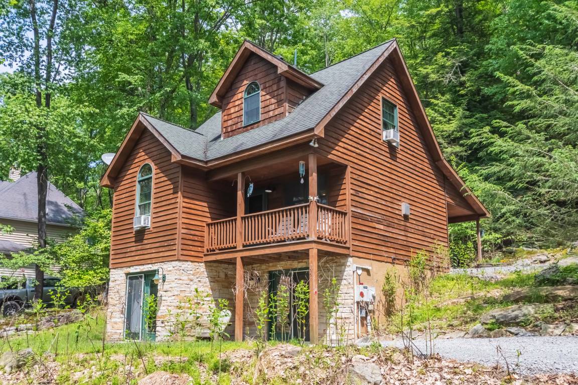 139 M² House ∙ 4 Bedrooms ∙ 10 Guests - Oakland, MD