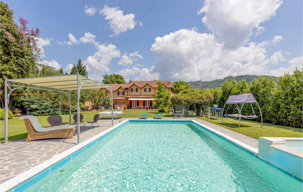 350 M² House ∙ 4 Bedrooms ∙ 8 Guests - Viareggio