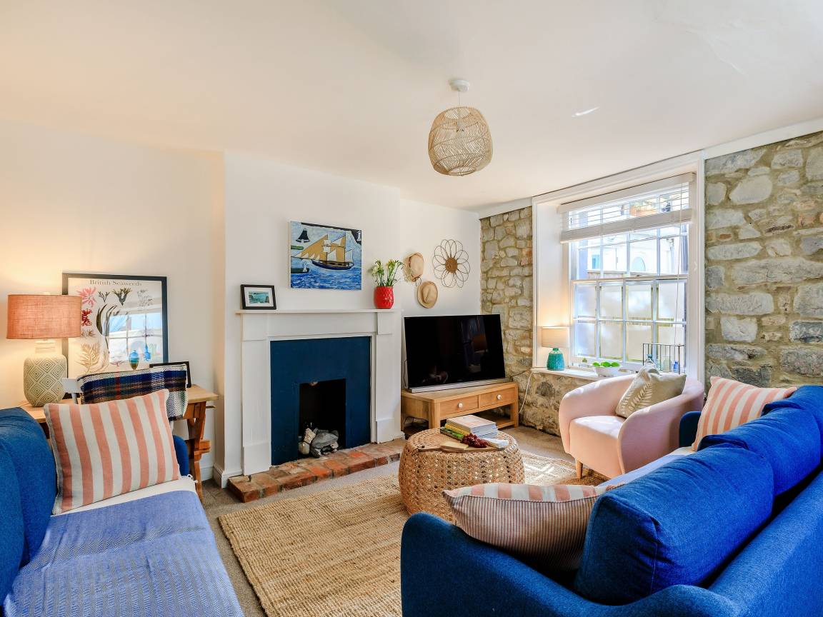 Cottage ∙ 4 Bedrooms ∙ 8 Guests - Lyme Regis