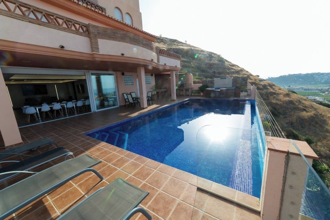 470 M² Villa ∙ 8 Chambres ∙ 16 Personnes - Almuñécar