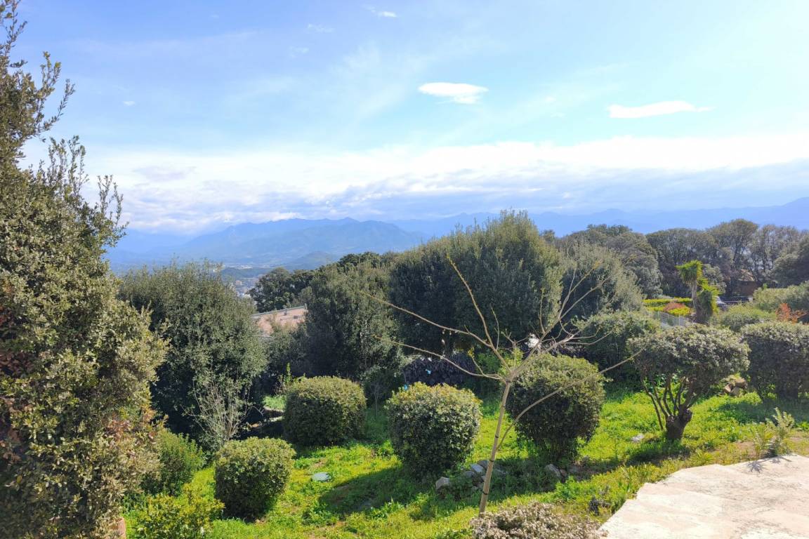 75 M² House ∙ 2 Bedrooms ∙ 4 Guests - Ajaccio