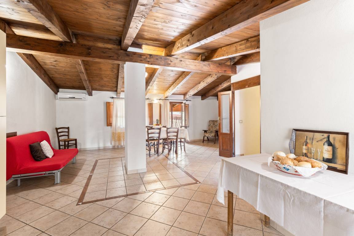 200 M² House ∙ 6 Bedrooms ∙ 12 Guests - Bosa