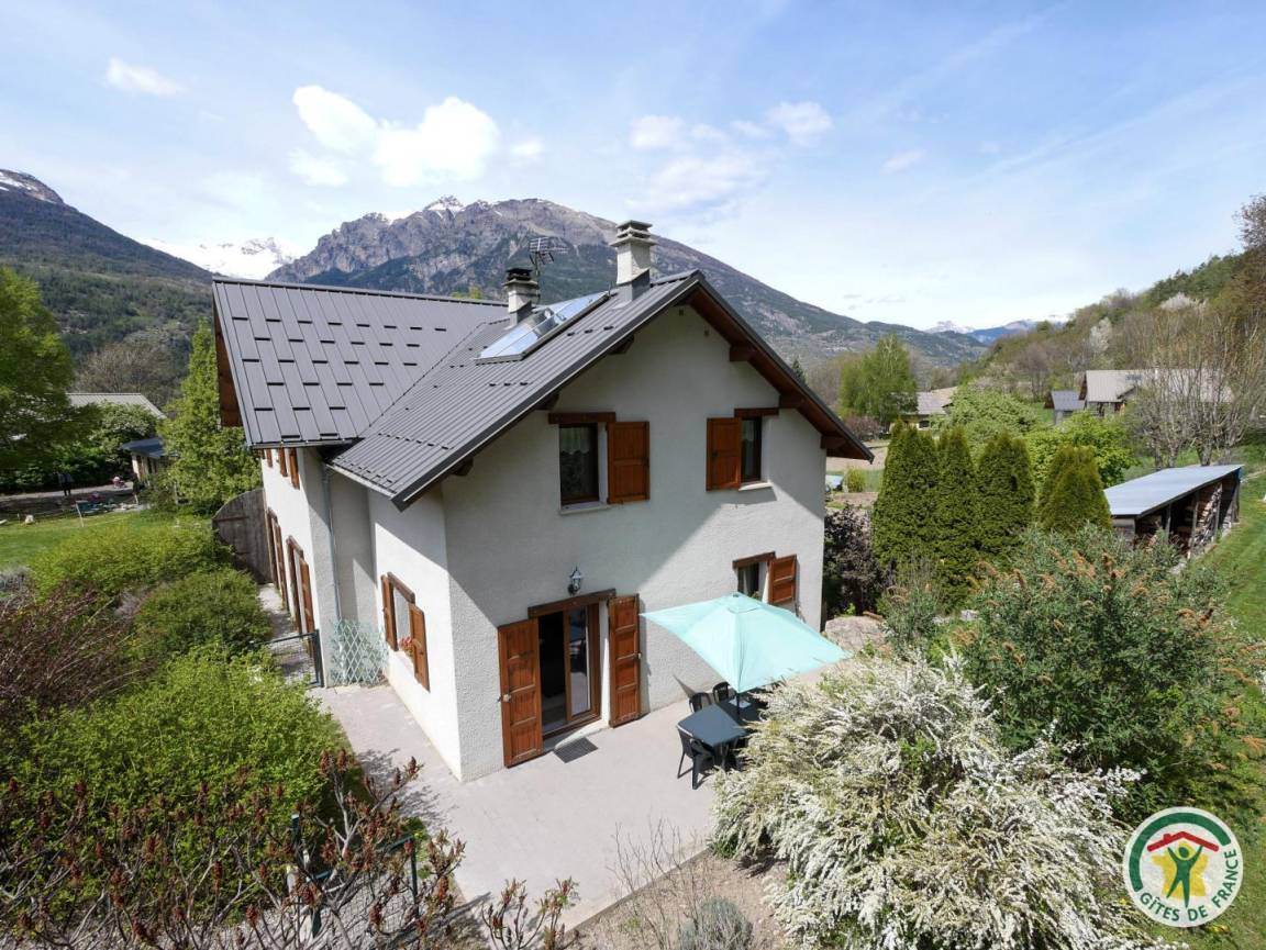 60 M² Gîte ∙ 2 Chambres ∙ 4 Personnes - Embrun