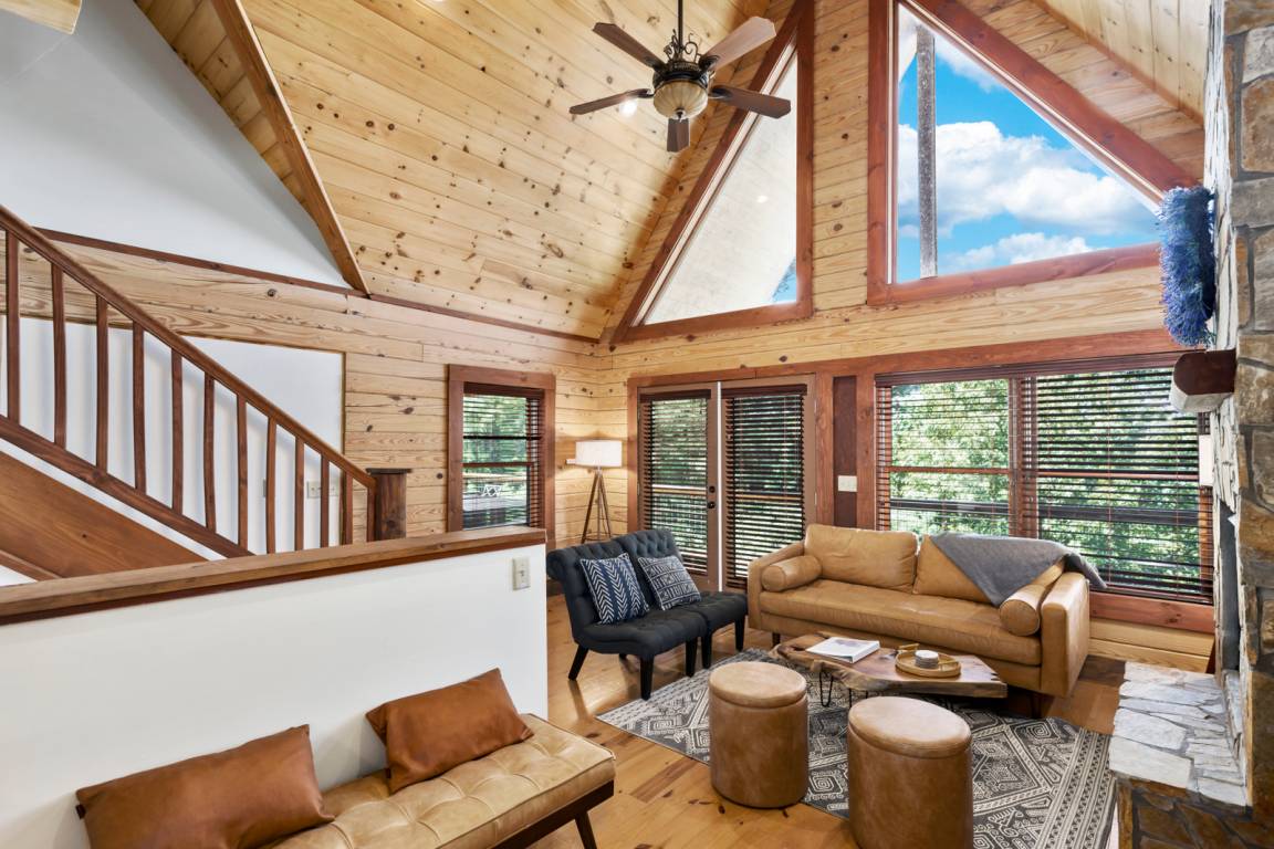 317 M² Cabin ∙ 5 Bedrooms ∙ 12 Guests - North Carolina