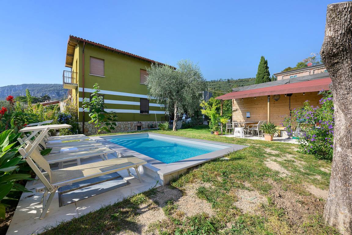 85 M² Apartment ∙ 2 Bedrooms ∙ 4 Guests - Garda