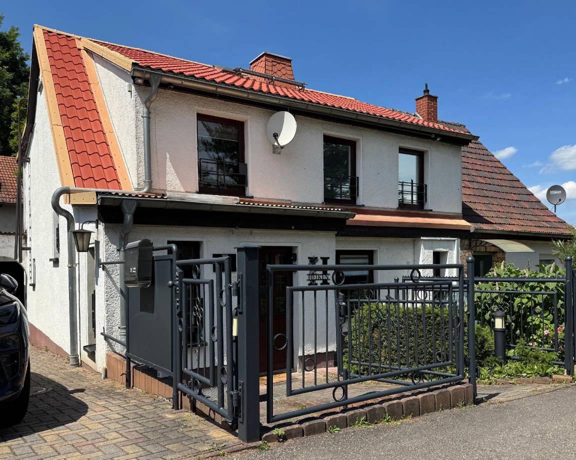 65 M² Ferienwohnung ∙ 1 Schlafzimmer ∙ 3 Gäste - Borna