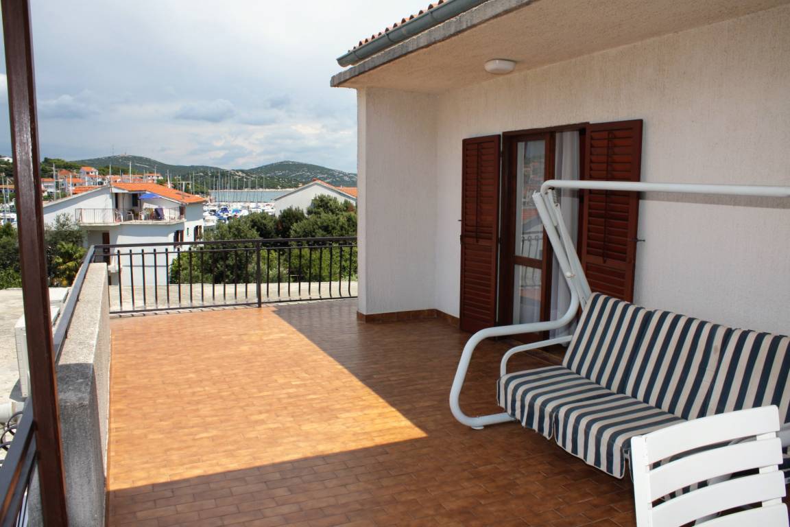 Two Bedroom Apartment With Terrace And Sea View Jezera, Murter (A-5120-a) - Murter