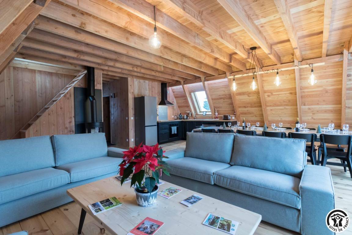 117 M² Gîte ∙ 4 Chambres ∙ 12 Personnes - Le Mourtis