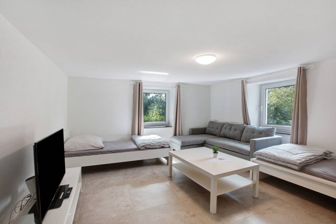80 M² Ferienwohnung ∙ 1 Schlafzimmer ∙ 4 Gäste - Bözen