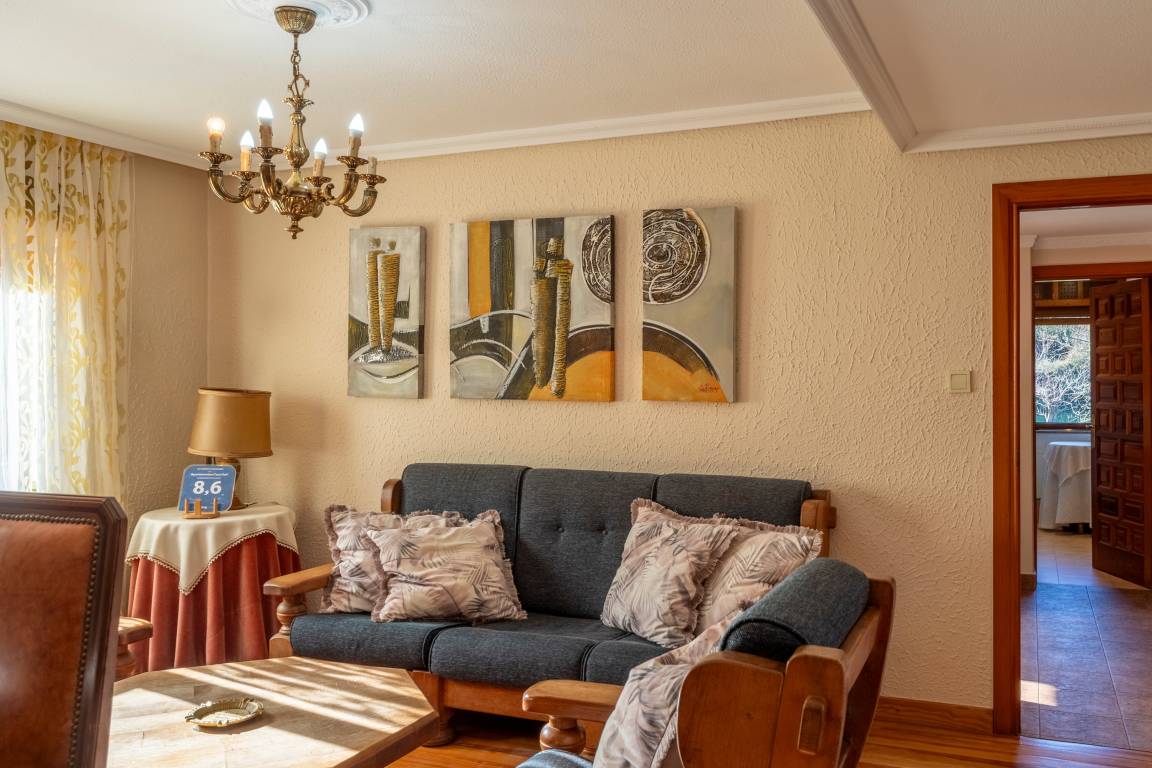 100 M² Apartamento ∙ 3 Habitaciones ∙ 6 Huéspedes - Onís