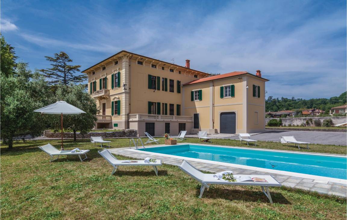 450 M² Ferienhaus ∙ 6 Schlafzimmer ∙ 12 Gäste - Viareggio