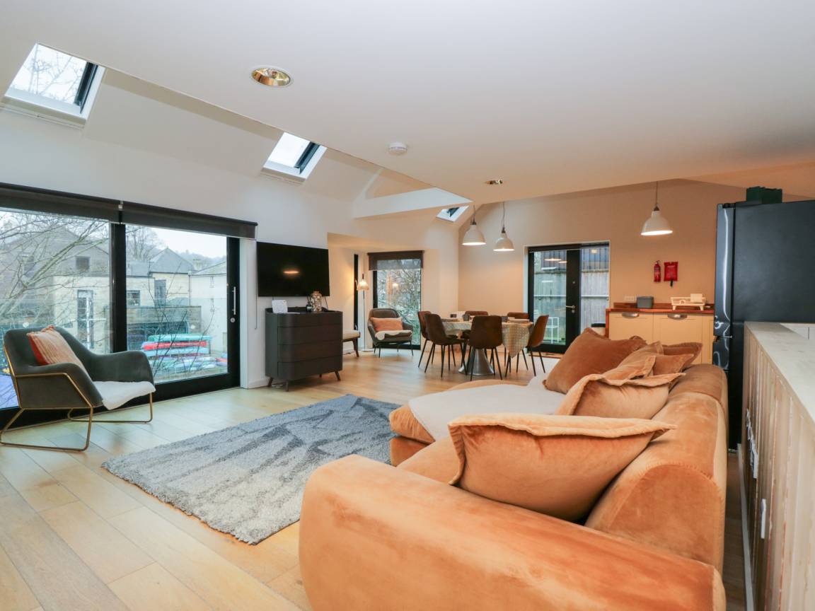 Cottage ∙ 3 Bedrooms ∙ 6 Guests - Bath