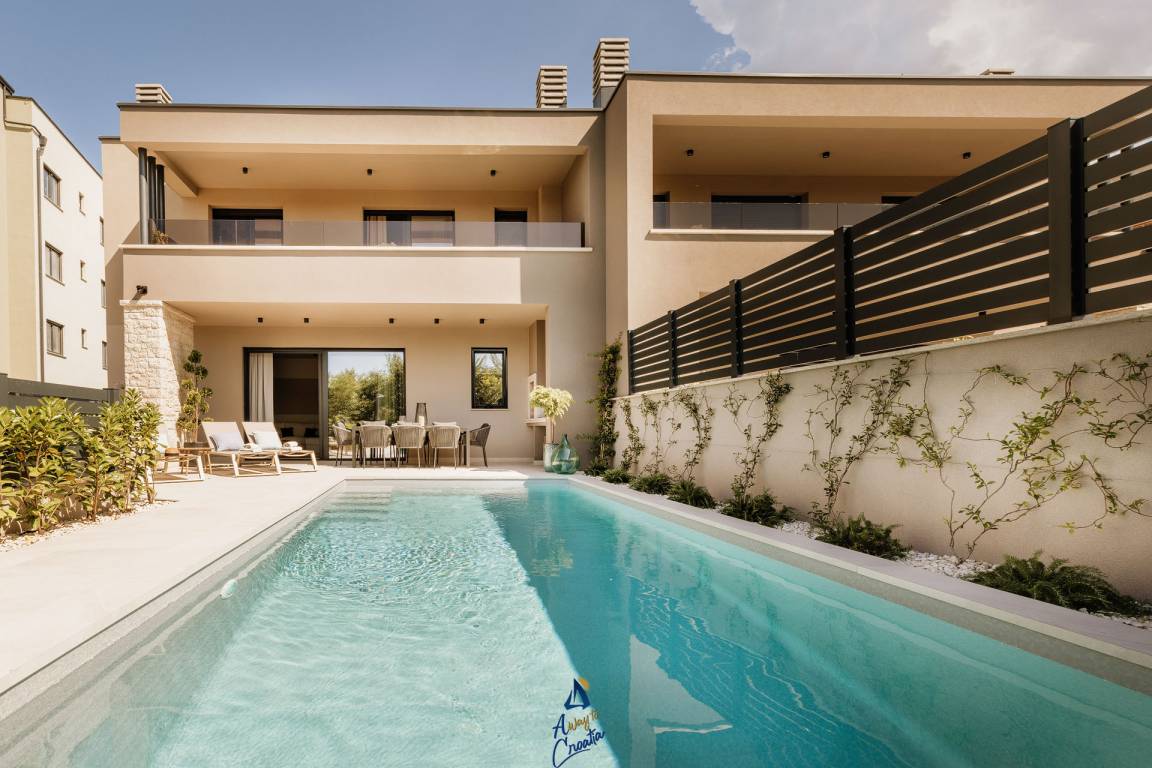 130 M² Villa ∙ 3 Makuuhuonetta ∙ 6 Vierasta - Poreč