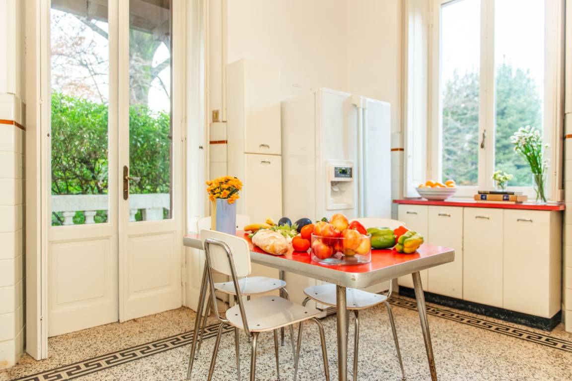 278 M² Villa ∙ 6 Chambres ∙ 13 Personnes - Varèse