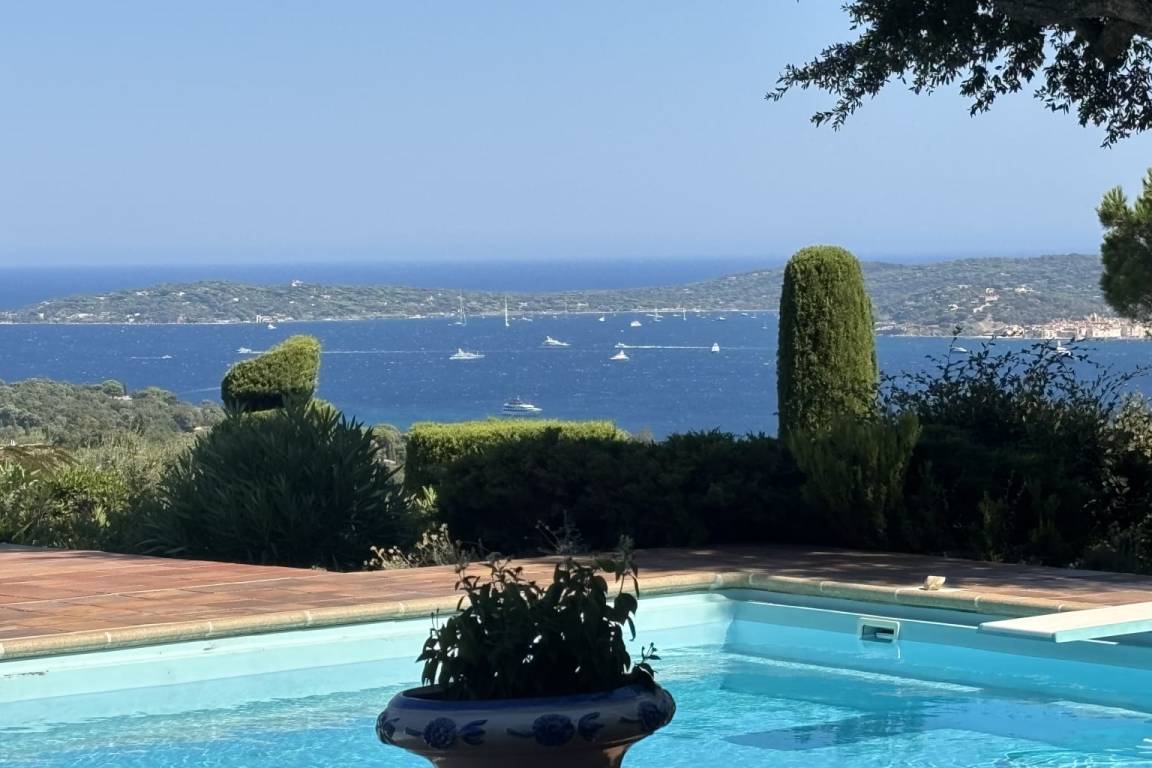 400 M² Maison De Vacances ∙ 6 Chambres ∙ 12 Personnes - Grimaud