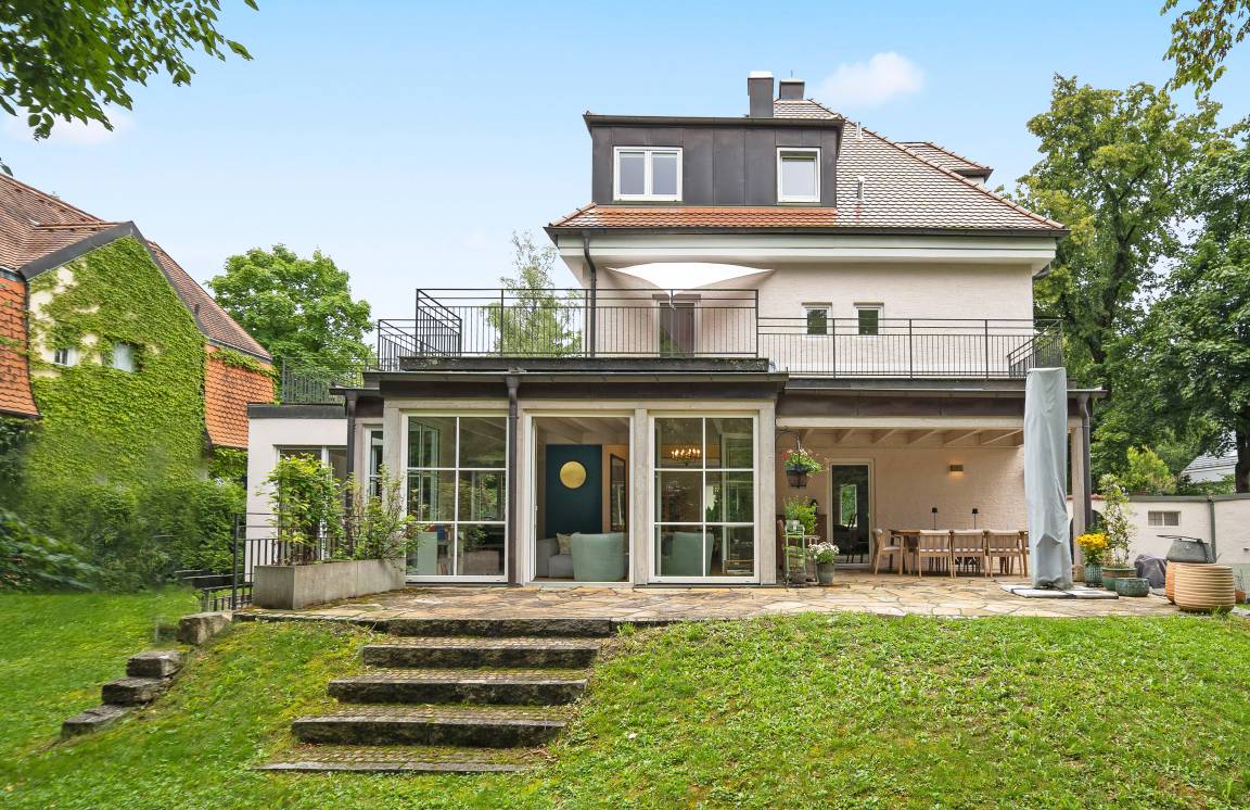Villa ∙ 4 Bedrooms ∙ 10 Guests - München