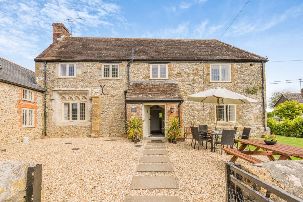 Cottage ∙ 3 Bedrooms ∙ 6 Guests - Charmouth