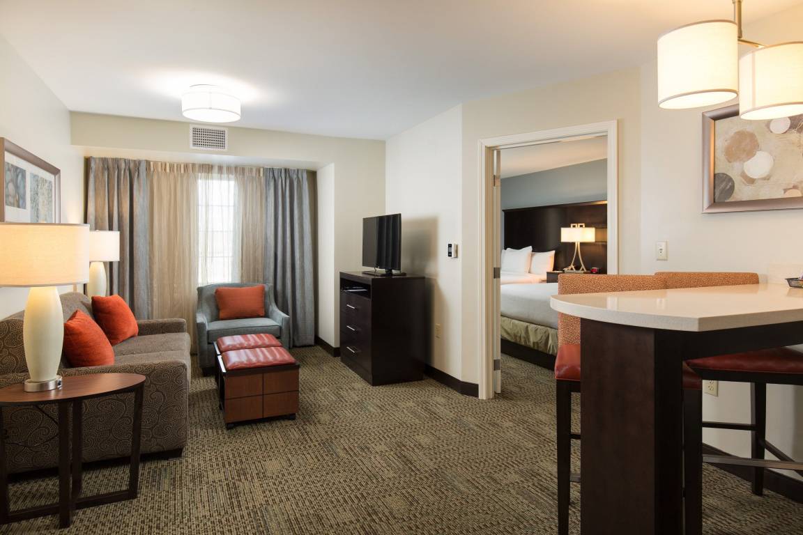 Hotel ∙ 1 Bedroom ∙ 5 Guests - Corona, CA