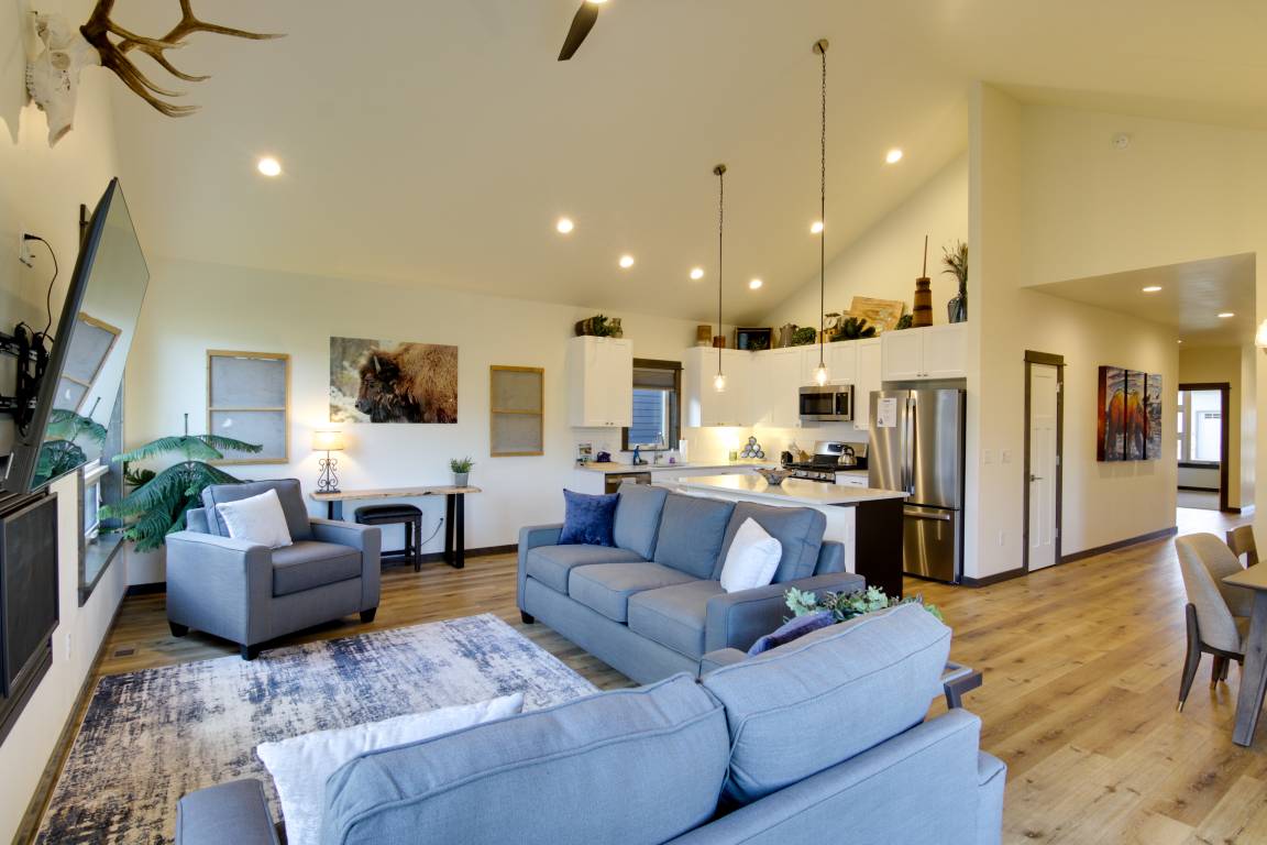 158 M² House ∙ 3 Bedrooms ∙ 8 Guests - Gallatin Gateway, MT