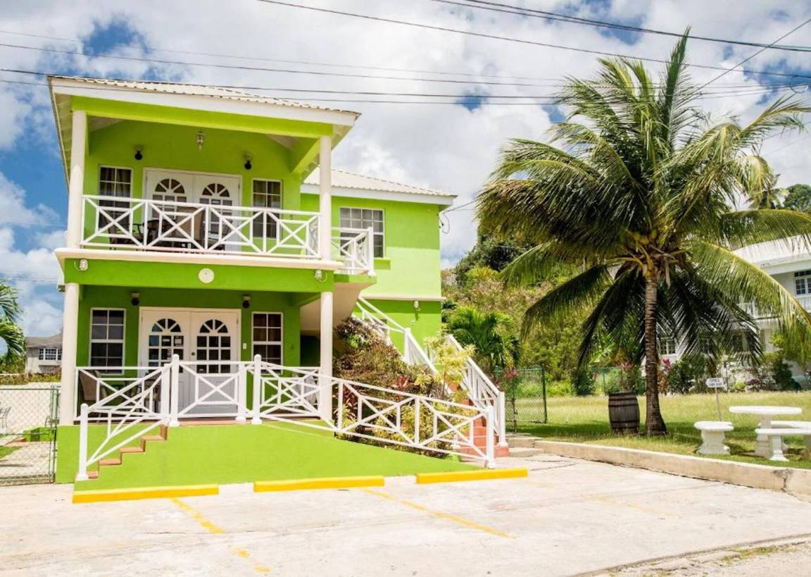 1790 M² Apartment ∙ 3 Bedrooms ∙ 6 Guests - Bridgetown