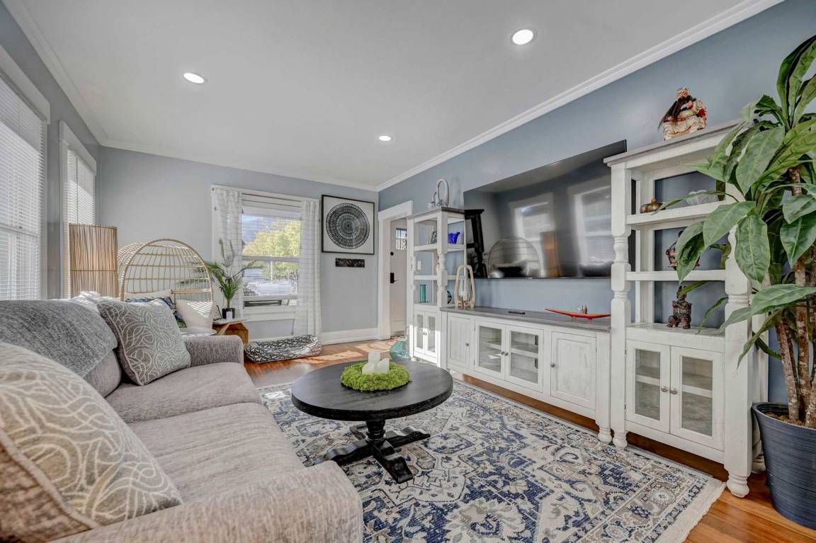 House ∙ 4 Bedrooms ∙ 15 Guests - Colorado Springs, CO