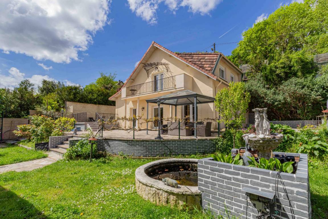 150 M² Maison De Vacances ∙ 4 Chambres ∙ 8 Personnes - Le Chesnay