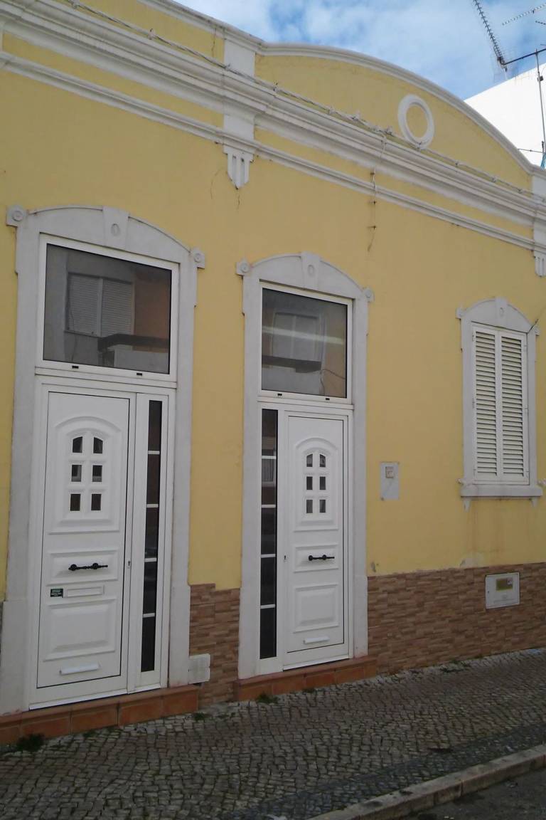 150 M² Ferienhaus ∙ 1 Schlafzimmer ∙ 6 Gäste - Faro