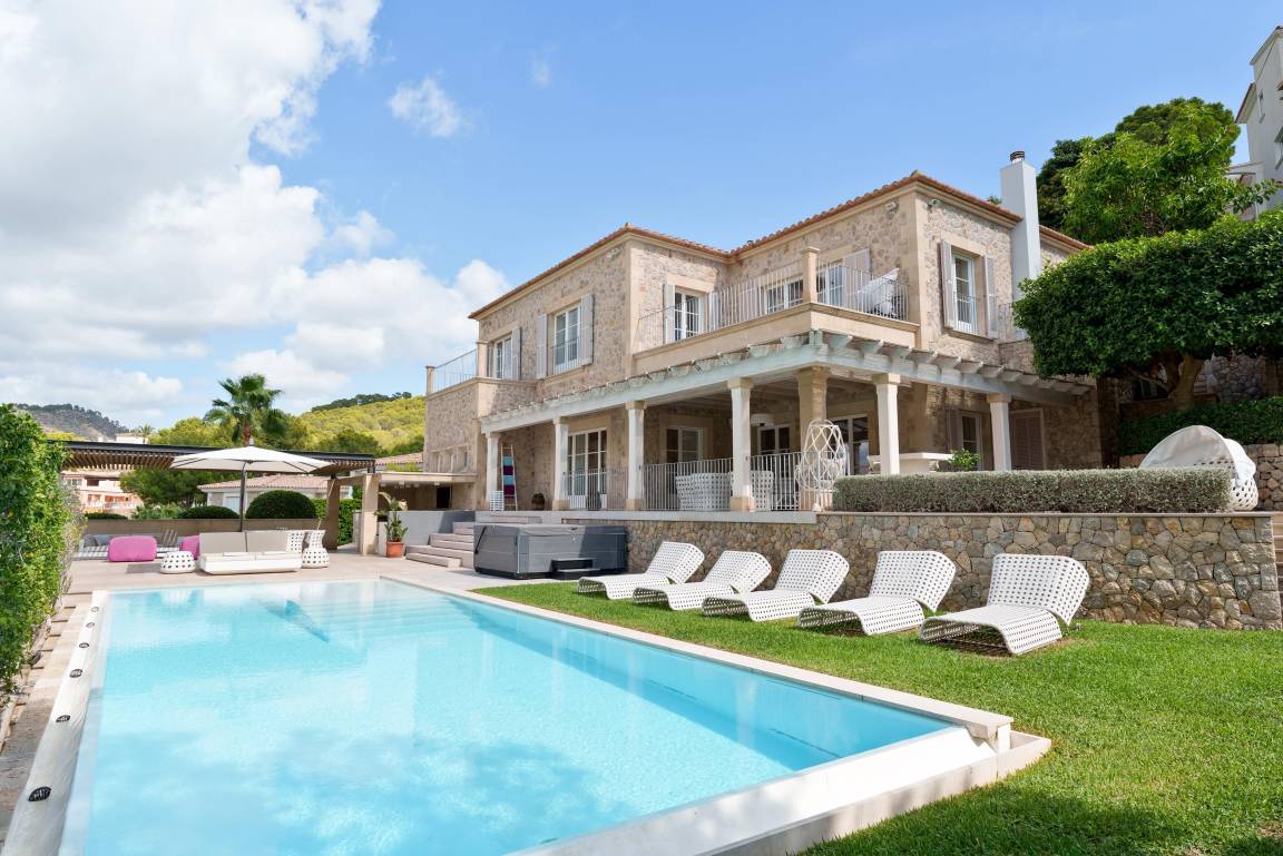 601 M² Villa ∙ 4 Schlafzimmer ∙ 8 Gäste - Peguera