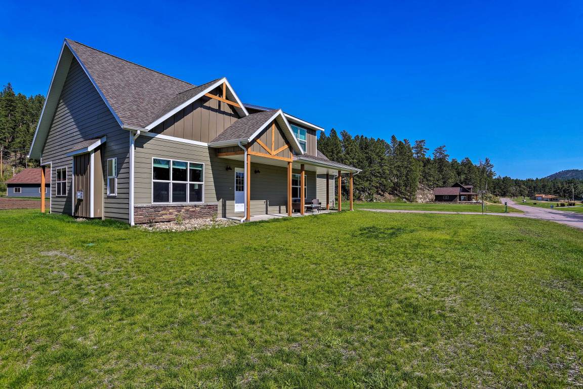 222 M² House ∙ 4 Bedrooms ∙ 10 Guests - Hill City, SD