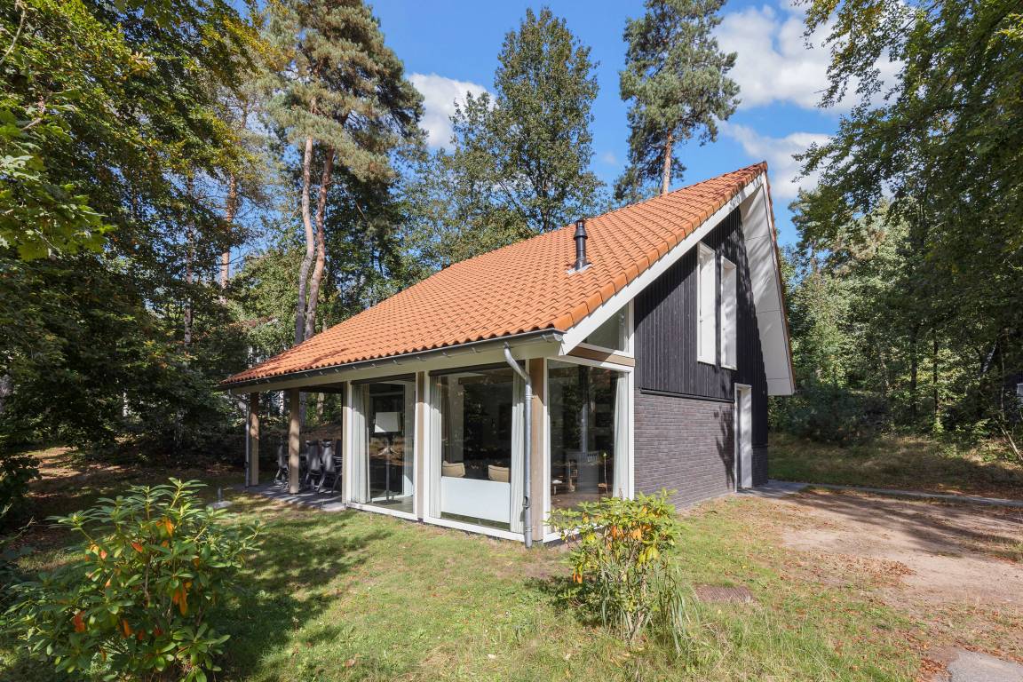 127 M² Bungalow ∙ 4 Bedrooms ∙ 8 Guests - Apeldoorn