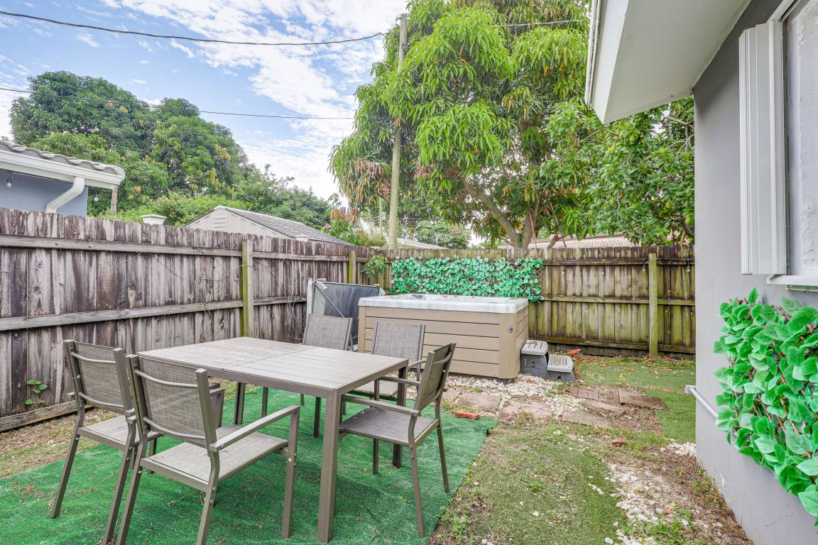 120 M² House ∙ 2 Bedrooms ∙ 5 Guests - Hollywood, FL