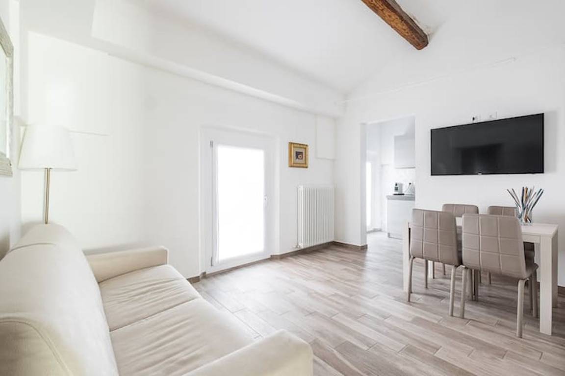 70 M² Apartamento ∙ 1 Habitación ∙ 2 Huéspedes - Bologna