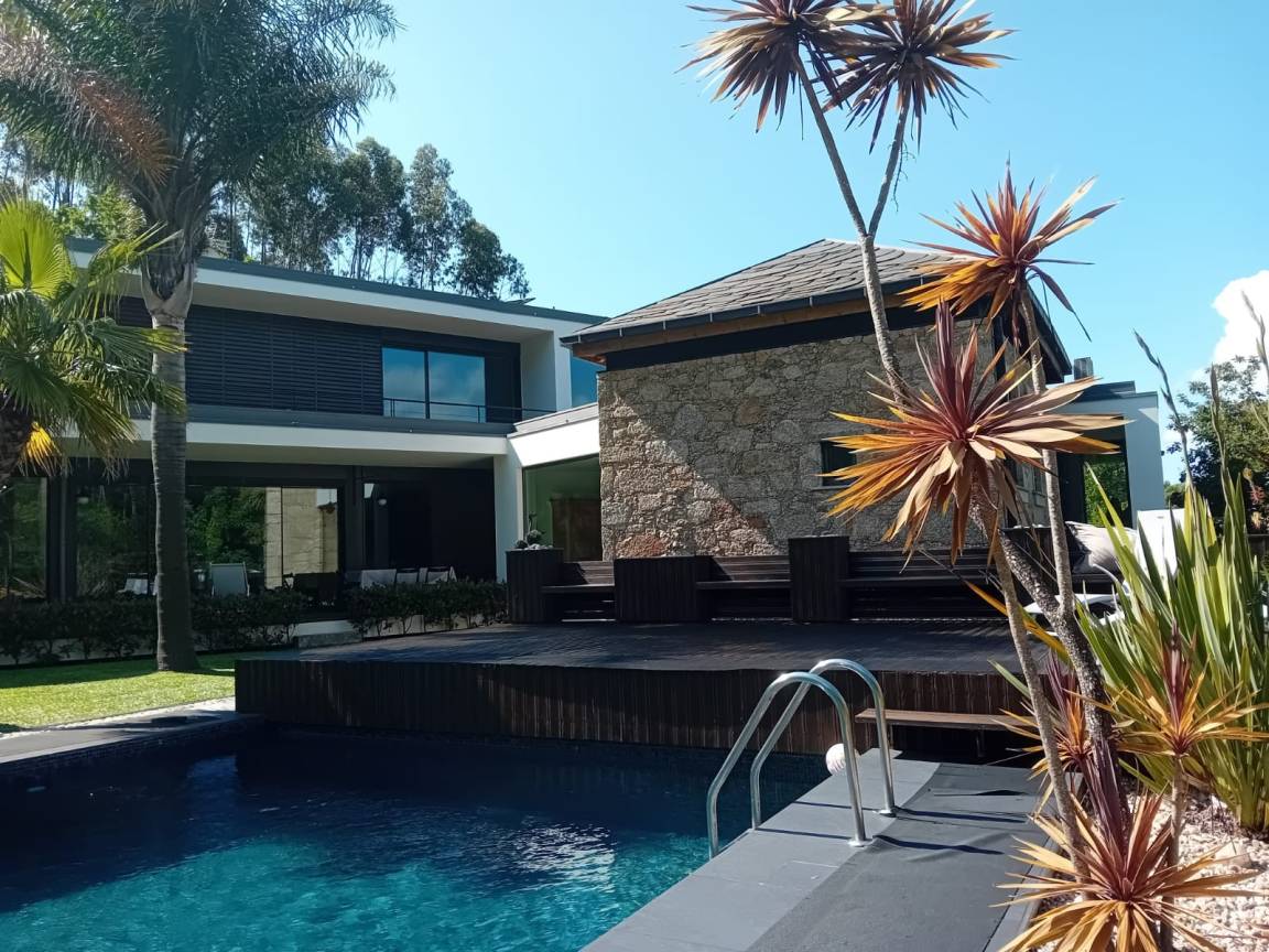 90 M² Maison De Vacances ∙ 4 Chambres ∙ 8 Personnes - São João da Madeira