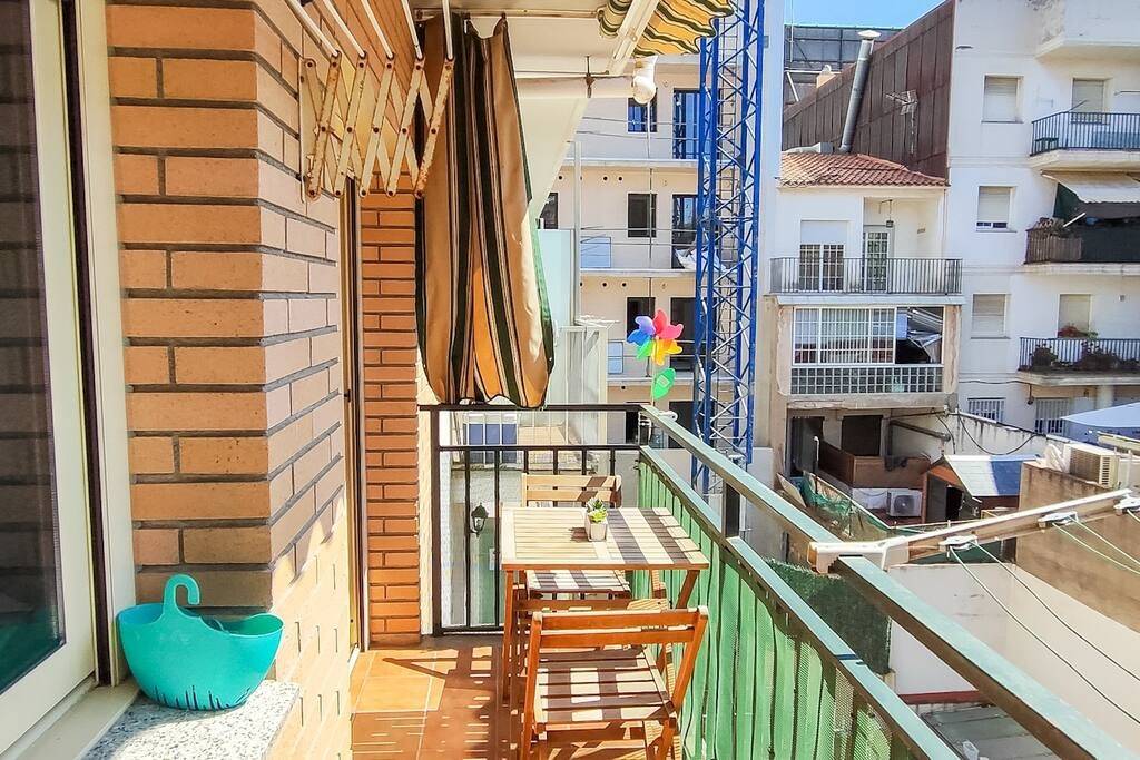70 M² Appartement ∙ 2 Chambres ∙ 4 Personnes - Sant Adrià de Besòs