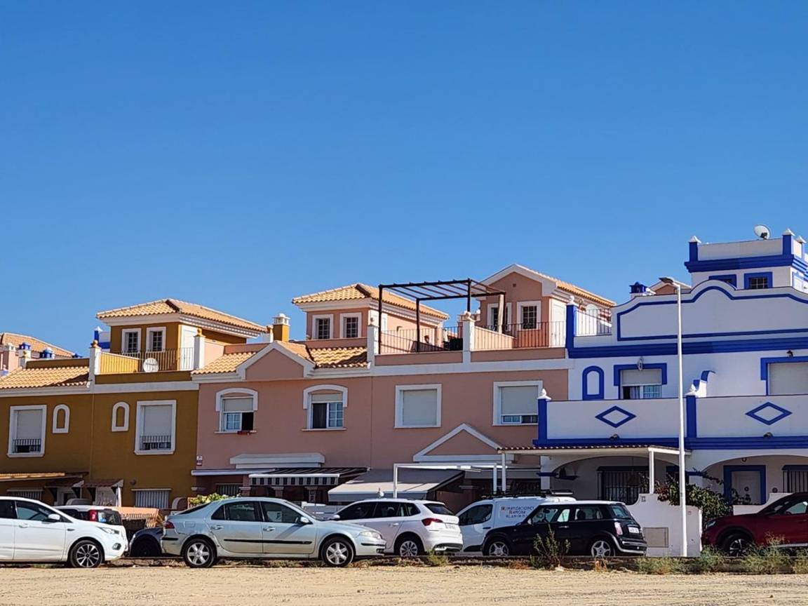 75 M² Casa ∙ 2 Habitaciones ∙ 4 Huéspedes - Pulpí