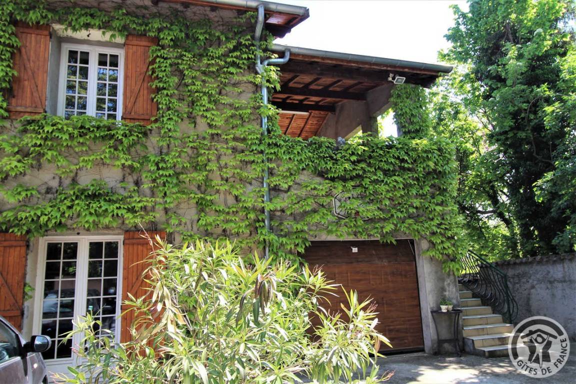 100 M² Gîte ∙ 2 Bedrooms ∙ 4 Guests - Lyon